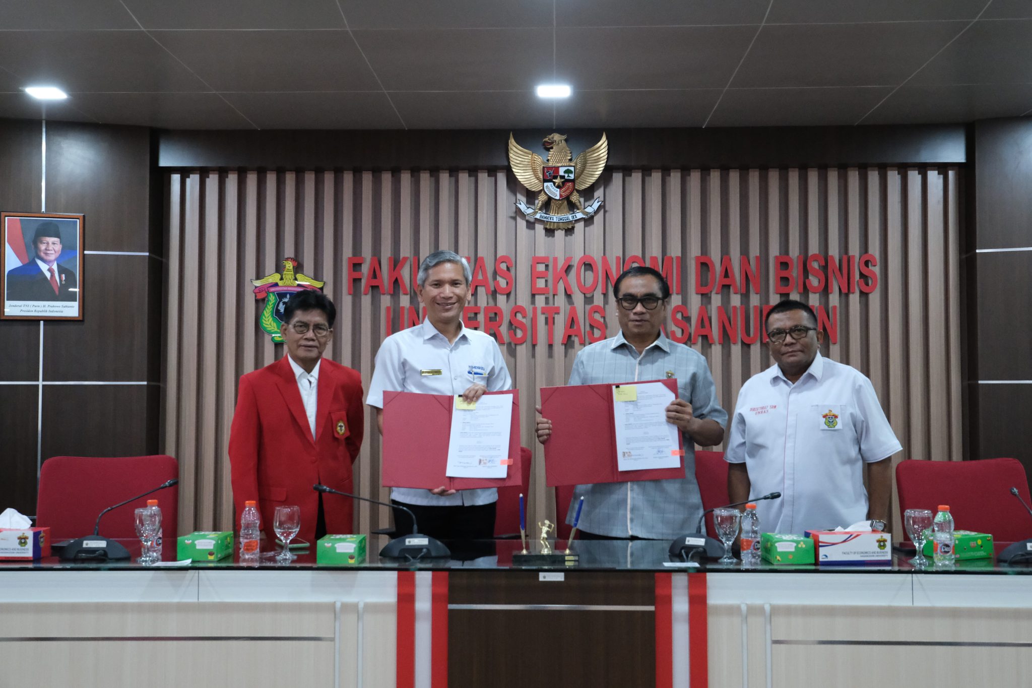 FEB UNHAS – Fakultas Ekonomi dan Bisnis Universitas Hasanuddin