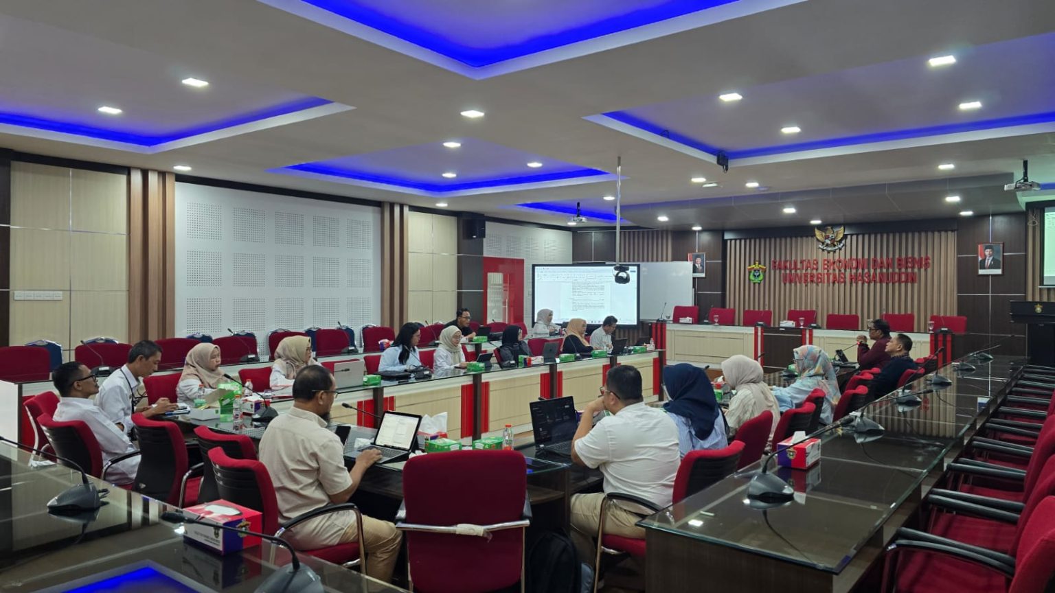 FEB UNHAS – Fakultas Ekonomi dan Bisnis Universitas Hasanuddin